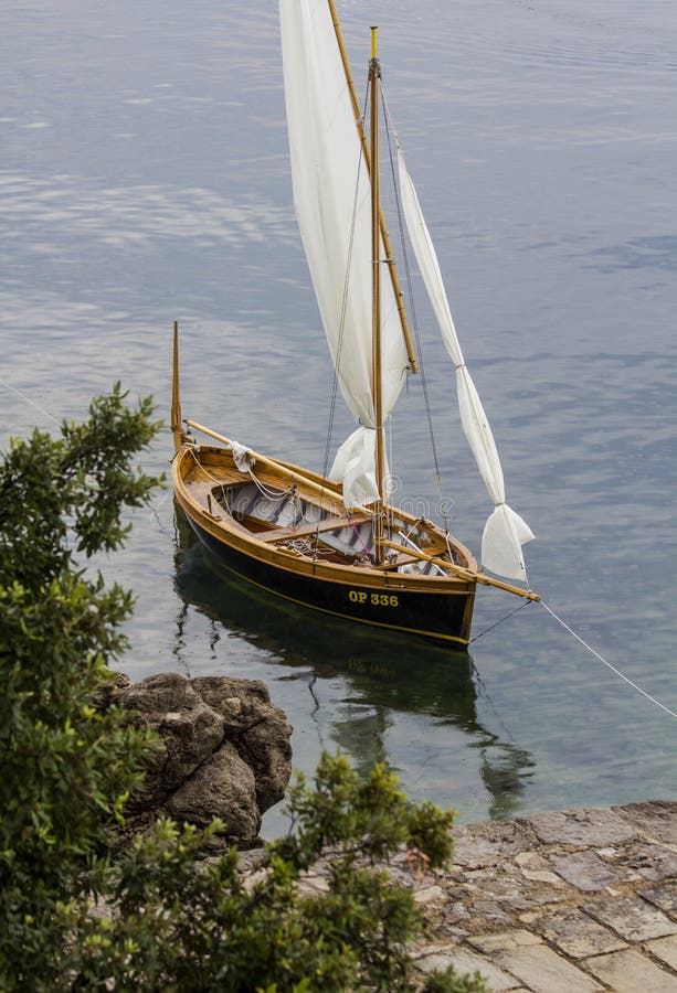 Sailboat editorial photo. Image of nature, tradition - 87700991
