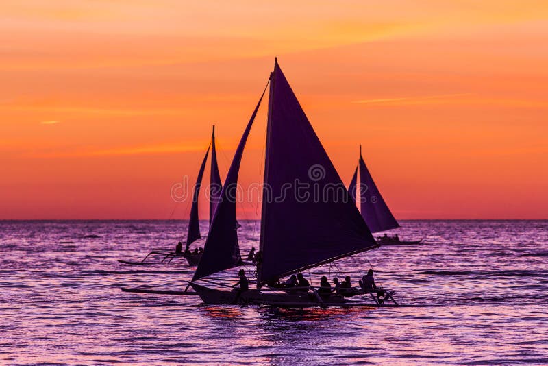 Paraw Outrigger Sunset Tour Boracay Philippines Stock Image - Image of ...