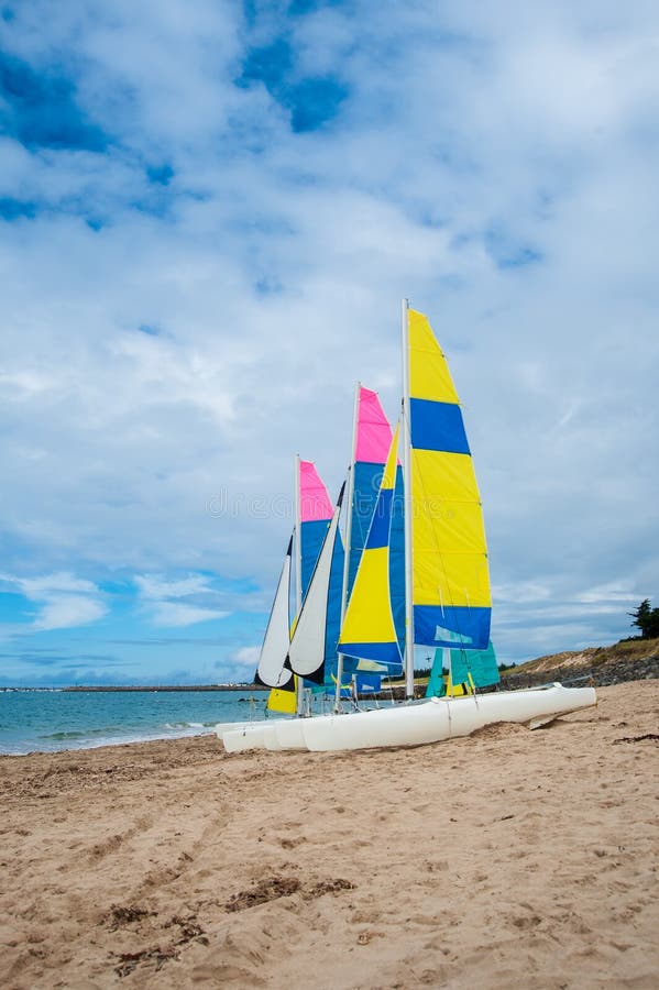 Sailing boats on the beach stock image. Image of beauty - 133002011