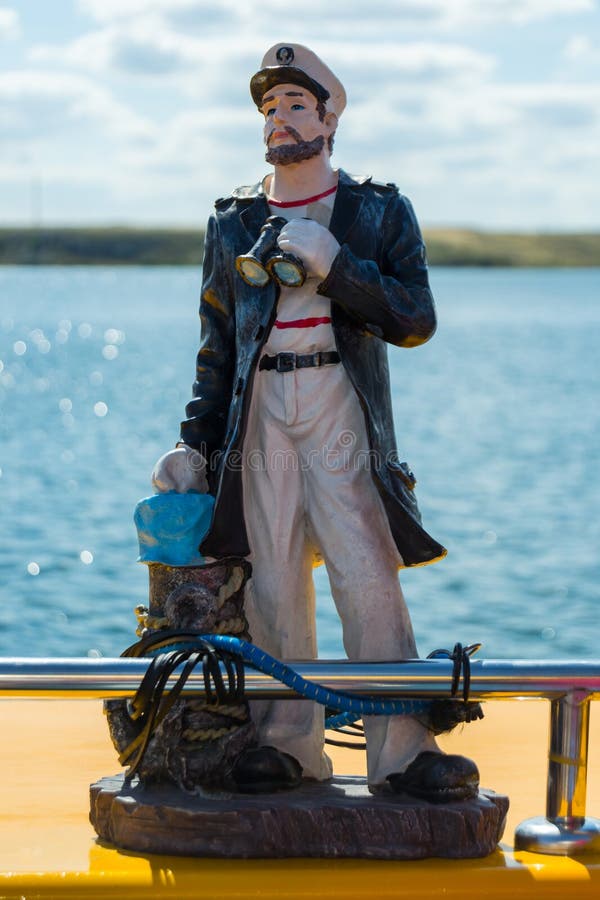 Sailor statue on a boat editorial photography. Image of sailor - 269523717