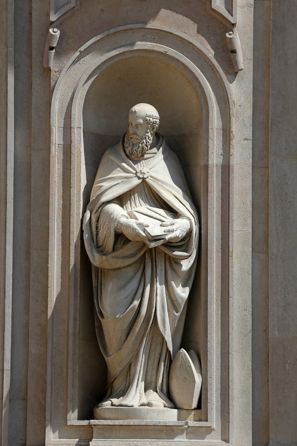 Saint Benedict de Nursia imagem de stock. Imagem de igreja - 83882083