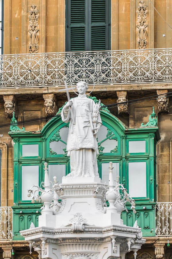Victory Monument at Vittoriosa Square in Birgu, Malta Stock Photo ...