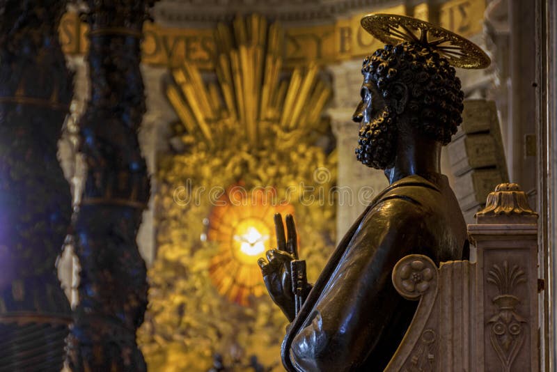Saint Peter Statue in Basilica Vatican Rome Editorial Image - Image of ...