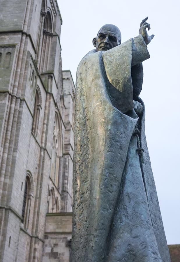 Saint Richard Statue, Chichester Editorial Stock Photo - Image of ...