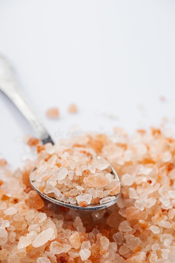 Sal Cor-de-rosa Do Himalaia Sobre Fundo Branco Imagem de Stock - Imagem ...