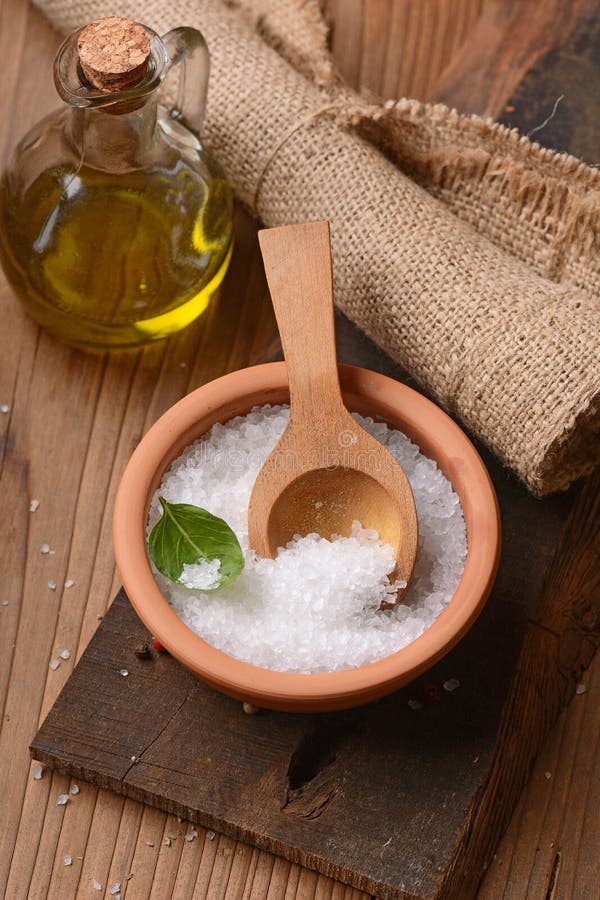Sal Mezclada Con Yodo En El Cuenco Foto de archivo - Imagen de marina ...