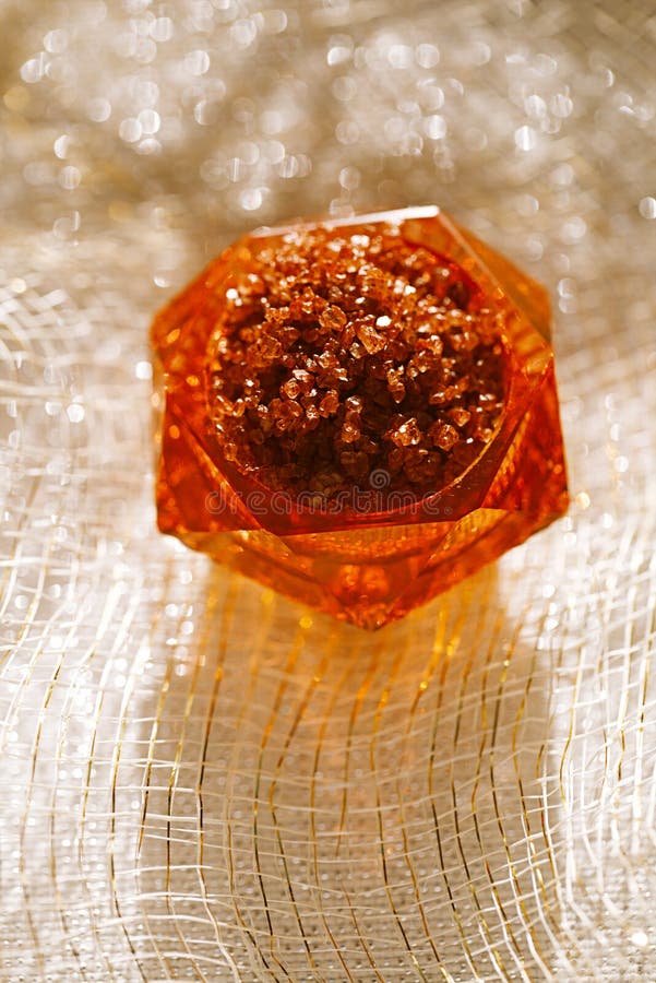 Sal roja hawaiana del oro imagen de archivo. Imagen de cristal - 116297495