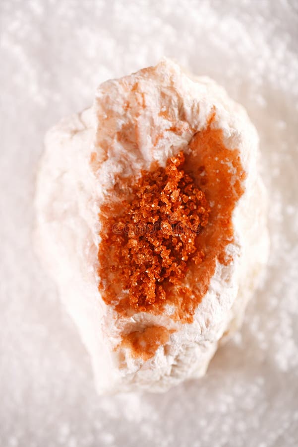 Sal roja hawaiana del oro foto de archivo. Imagen de colorete - 117179136