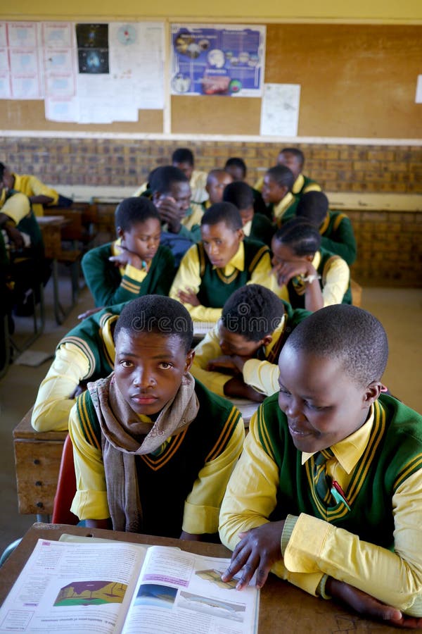 Sala De Aula Africana Abarrotado Foto Editorial - Imagem de nativo ...