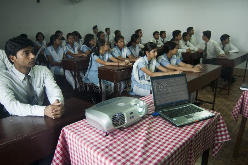 Sala de clase moderna imagen de archivo editorial. Imagen de juventud ...