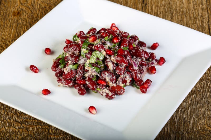 Salade de haricot rouge image stock. Image du frais, mélangé - 66766871