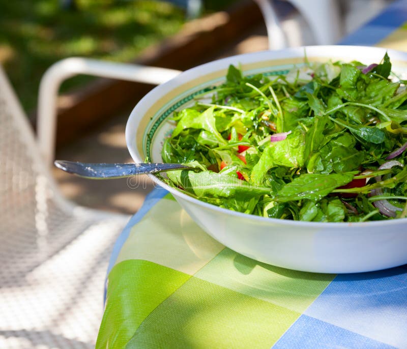 Feuilles de salade verte image stock. Image du détail - 63778461