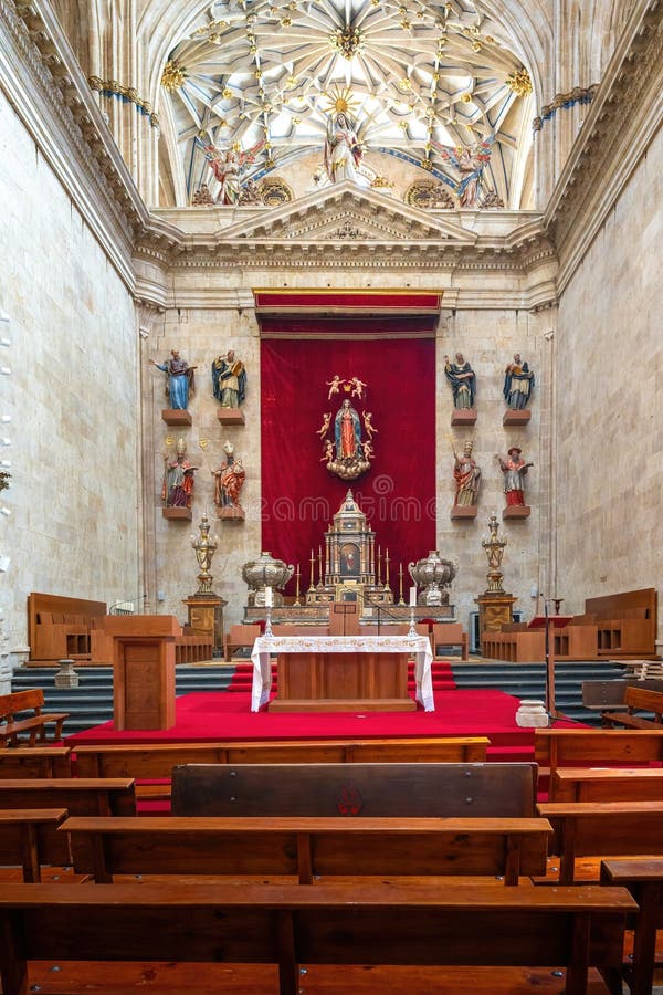 Main Altar at New Cathedral of Salamanca Interior - Salamanca, Spain ...