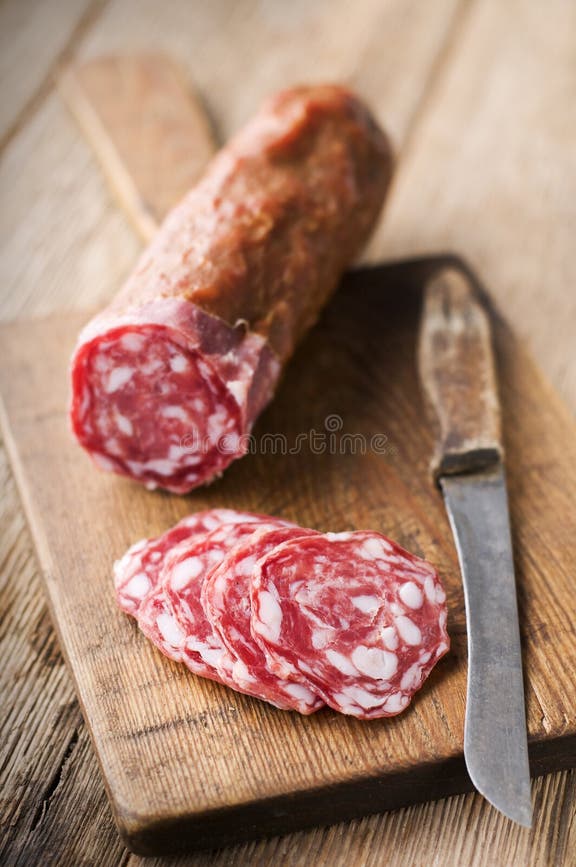 Salami foto de archivo. Imagen de salami, graso, seco - 20672226