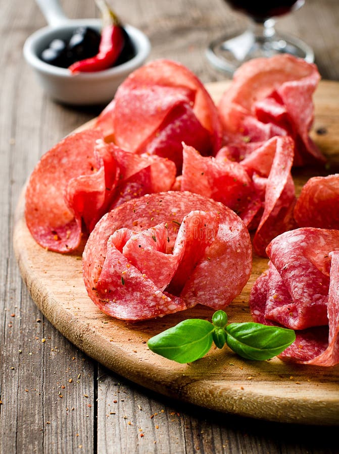 Salami image stock. Image du rustique, texture, ingrédient - 28923141