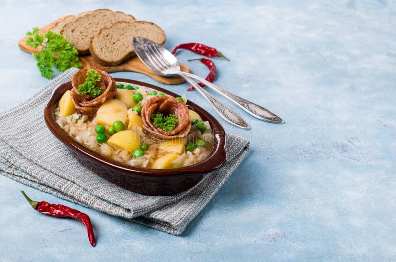 Salami Con Las Verduras Guisadas Imagen de archivo - Imagen de fresco ...