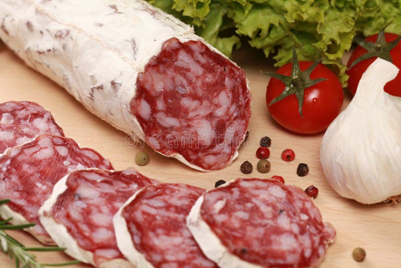 Salami italiano imagem de stock. Imagem de cozinha, cortado - 24309533