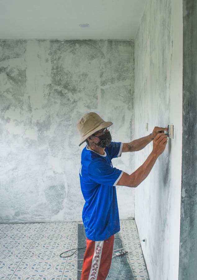 Construction Worker Outlining the Wall Editorial Photo - Image of happy ...