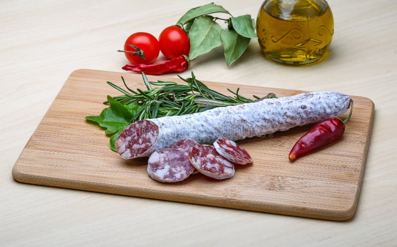 Salchicha Fuet Salami Con Las Especias Imagen de archivo - Imagen de ...