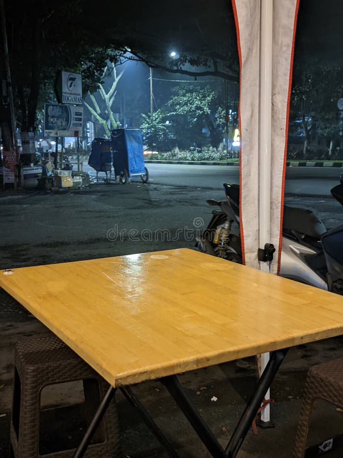 Vendor Table editorial photo. Image of closeup, craft - 38546376