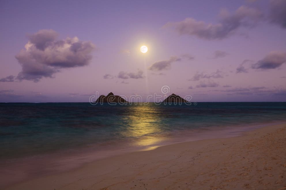 Salida de la luna pacífica foto de archivo. Imagen de hawai - 10837998
