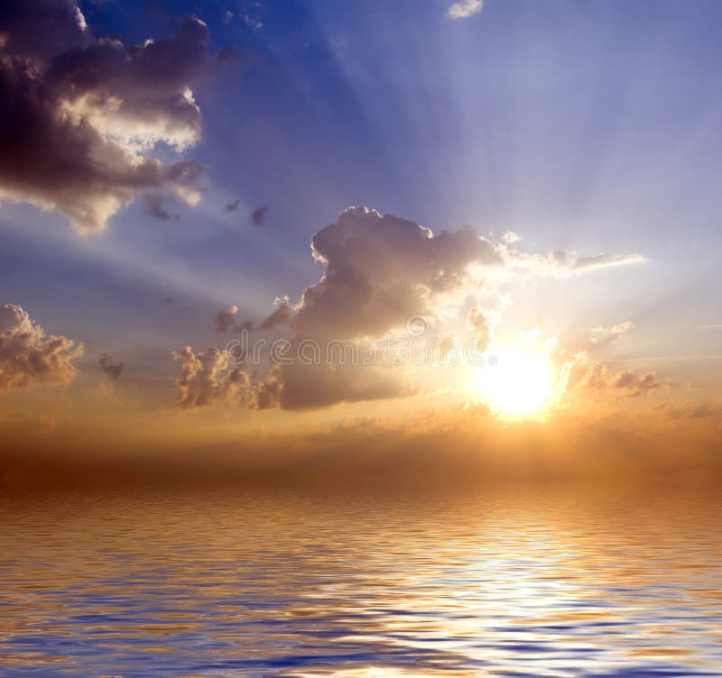 Salida del sol imagen de archivo. Imagen de borde, nube - 22686395