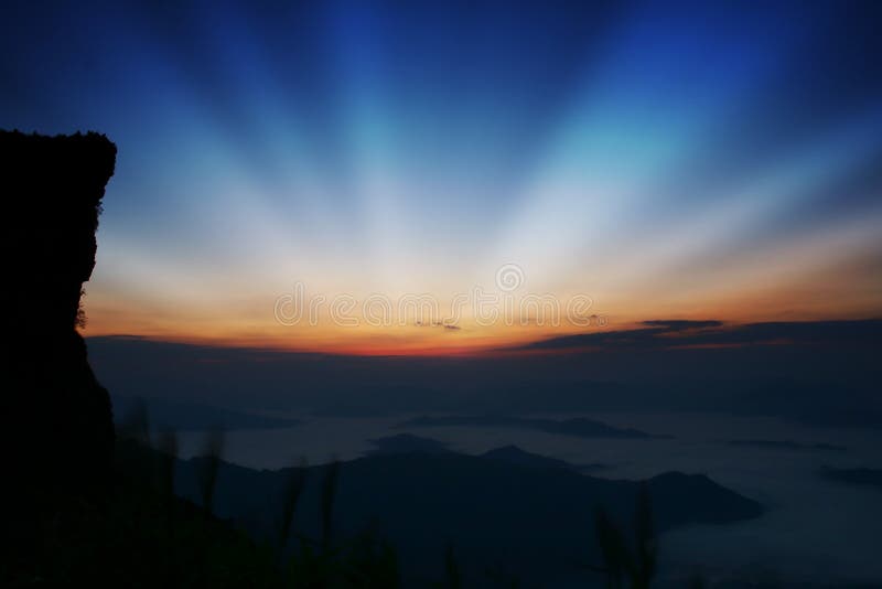 Salida del sol foto de archivo. Imagen de conjunto, verano - 5992502