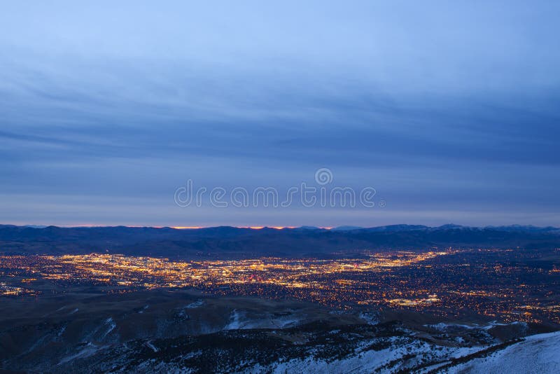 Salida Del Sol De La Ciudad De Reno Imagen de archivo - Imagen de ...