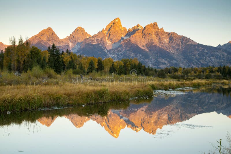 Salida Del Sol En La Curva De Oxbow Foto de archivo - Imagen de montaje ...