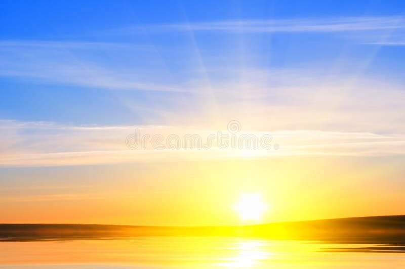 Salida Del Sol Sobre El Océano. Foto de archivo - Imagen de horizonte ...