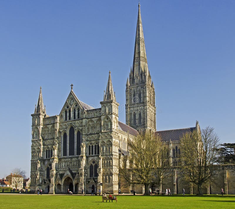Salisbury Cathedral editorial stock photo. Image of apex - 29695648