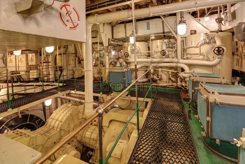 L'espace De Salle Des Machines Du Navire (bateau) Photo stock - Image ...