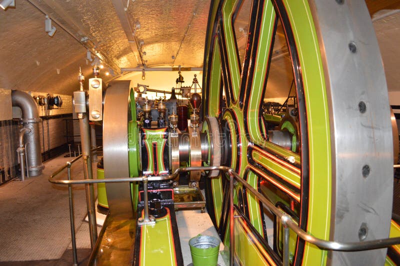 Salle Des Machines Hydraulique Photo stock - Image du métal ...