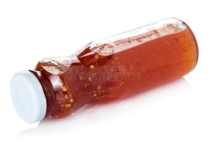 Salsa De Chile De La Botella En El Fondo Blanco Foto de archivo ...