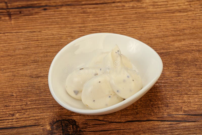 Salsa De Crema Caesar Con Parmesano Y Hierbas Foto de archivo - Imagen ...