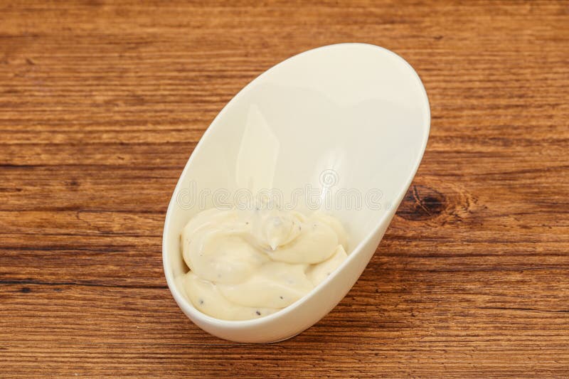 Salsa De Crema Caesar Con Parmesano Y Hierbas Imagen de archivo ...