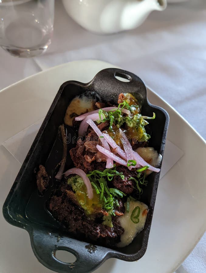 Salsa De Poutina Frita Sabrosa Foto de archivo - Imagen de almuerzo ...