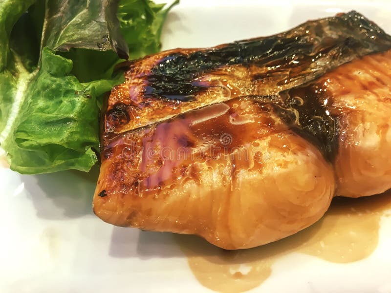 Salsa De Soja Caballa Rey Asada Foto de archivo - Imagen de cocina ...