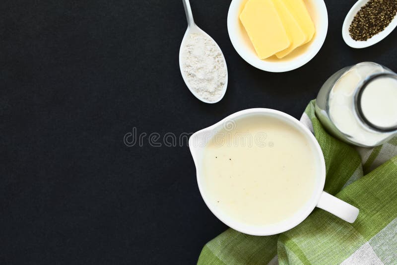 Salsa Francesa Del Bechamel Foto de archivo - Imagen de salsa, tapa ...