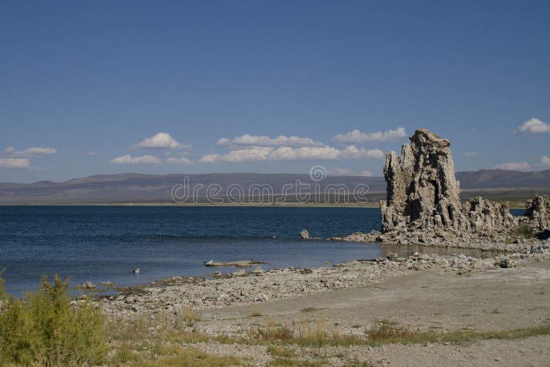 Mono Lake in Sierra Nevada Mountains Stock Photo - Image of mountain ...
