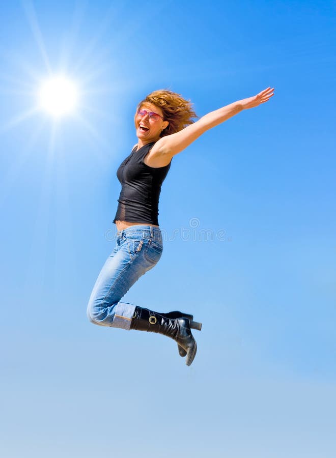 Salte al sol foto de archivo. Imagen de adulto, ocio, hembra - 5416114