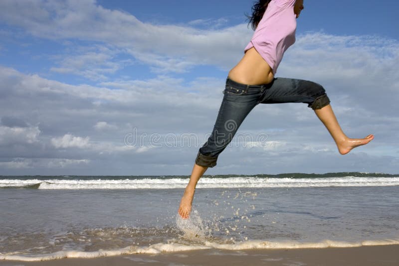 Salto imagen de archivo. Imagen de lifestyle, saltar, travieso - 141457