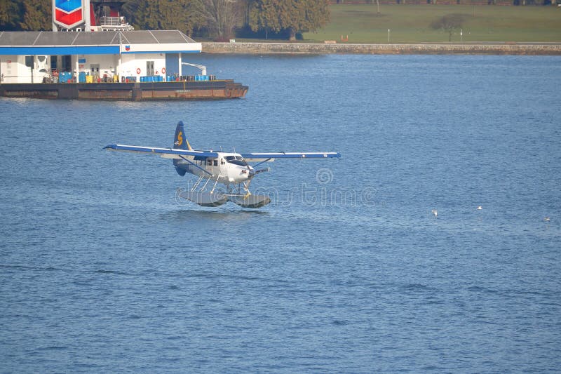 Saltspring Float Plane Landing in Vancouver Editorial Photo - Image of ...