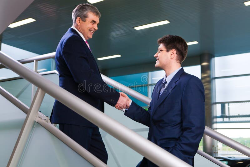 Saludo foto de archivo. Imagen de carrera, gente, formal - 5550076