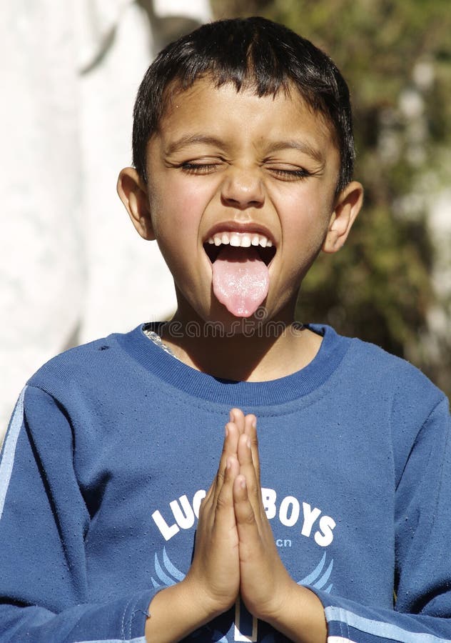 Salutation d'un enfant photo stock. Image du expression - 28622874