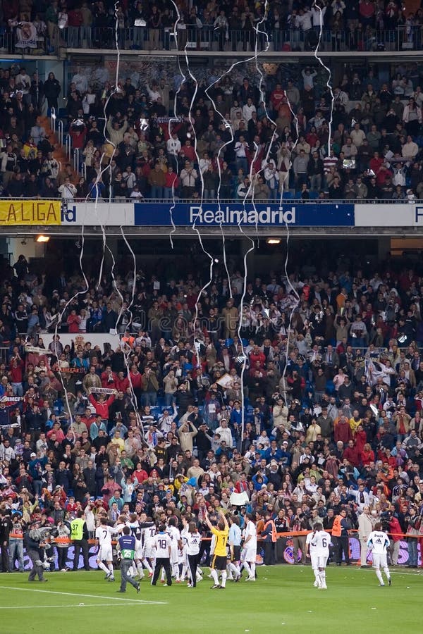 Saluting the Crowd editorial image. Image of player, sport - 5210785