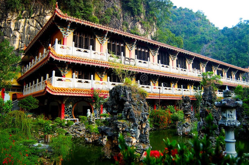 Sam Poh Tong editorial image. Image of asia, buddhist - 93929325