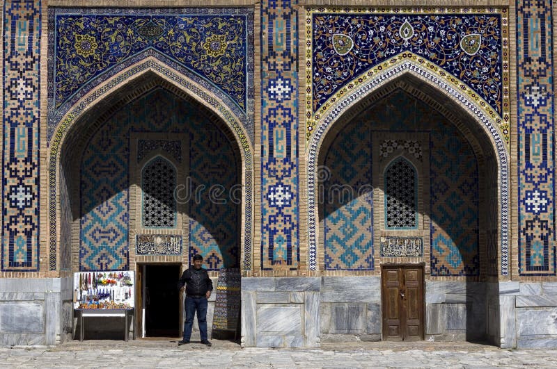 Samarkand Souvenir Shop editorial image. Image of muslim - 62738535