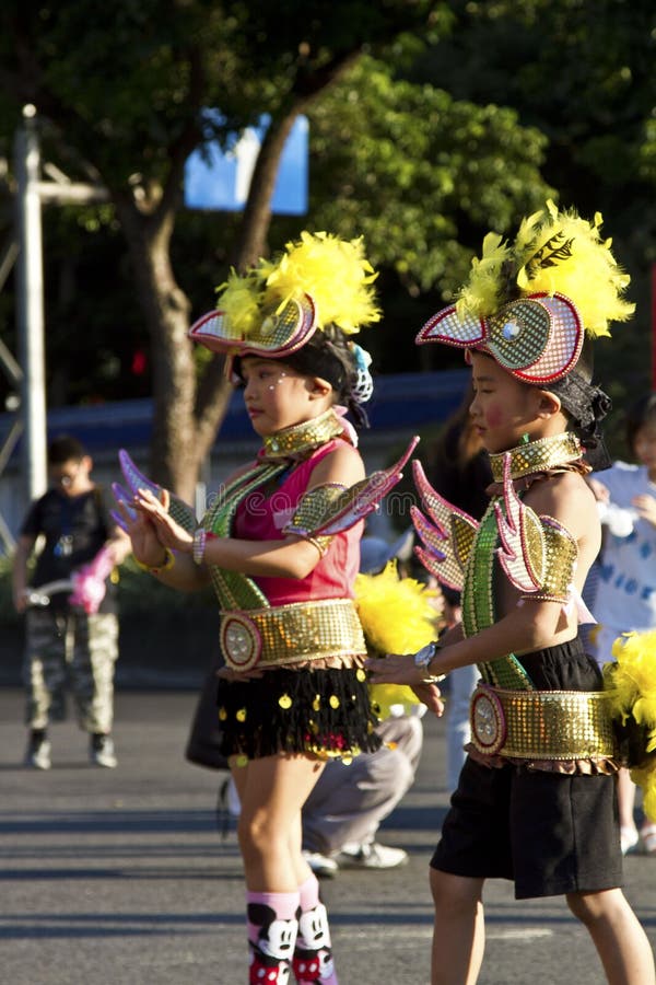 Samba carnival dancer editorial photo. Image of happy - 27338361
