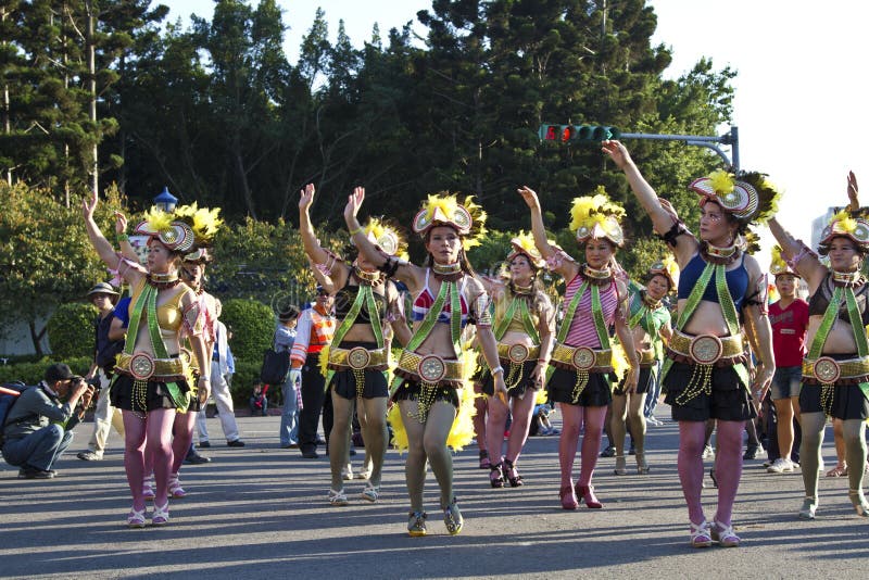 Samba carnival dancer editorial stock photo. Image of dancers - 27341998
